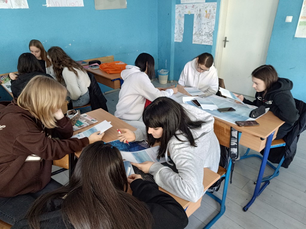 Let's play Fraternity card!